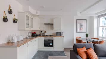 Apartamento, 1 cama king-size e sofá-cama, não se aceitam animais de estimação (Foley St 3) | Cozinha privada