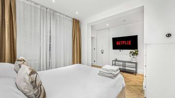 Apartamento, 1 cama king-size e sofá-cama, pátio (Fitzroy St 39A) | 1 quarto