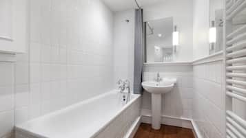 Apartamento, 1 cama de casal e sofá-cama, não se aceitam animais de estimação (FS11A (Upper)) | Casa de banho