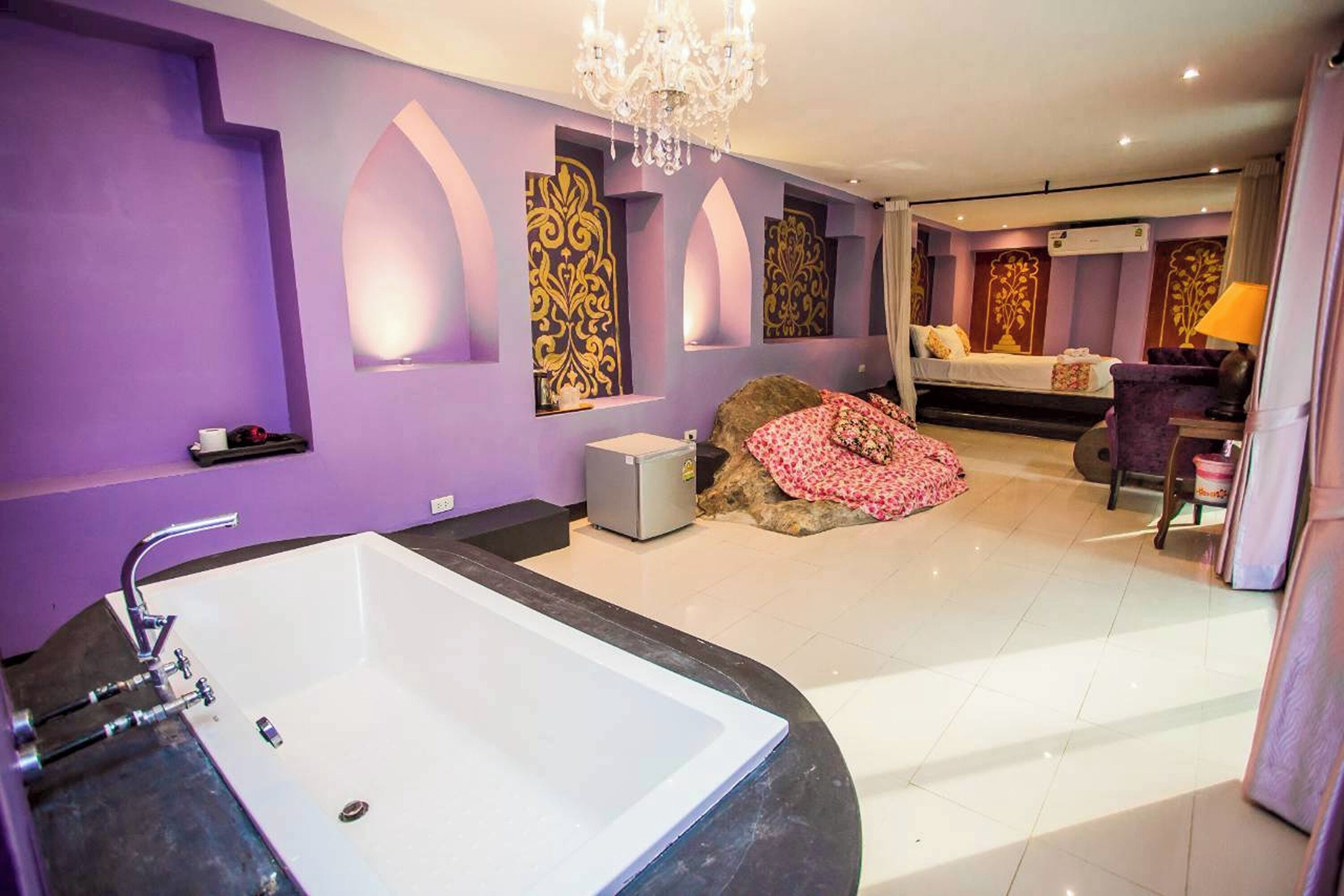 Quarto | Casa de banho | Um secador de cabelo, toalhas fornecidas 