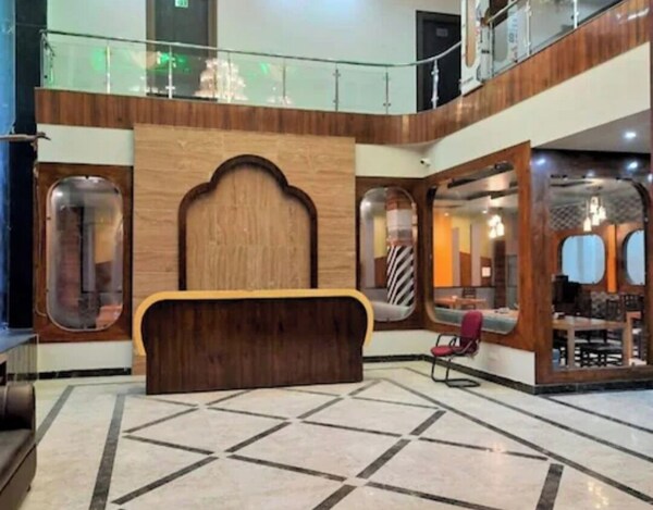 Hotel Amba Ambience - Hathras