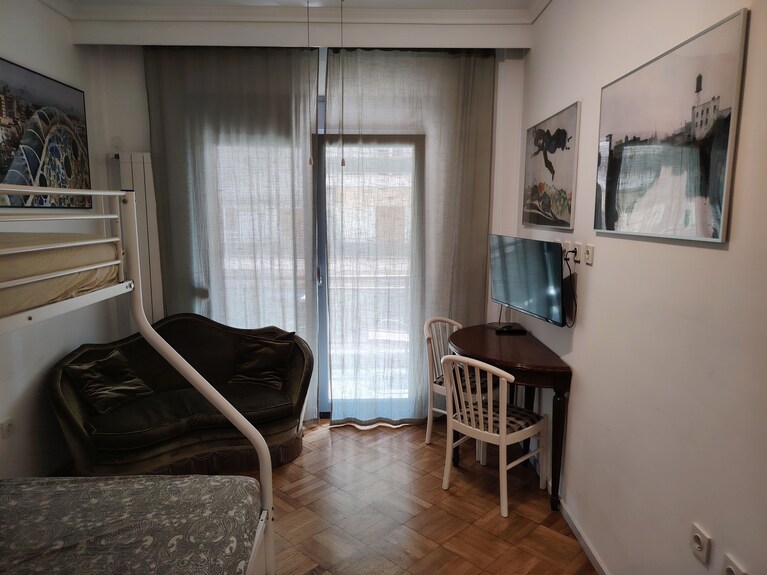 Waterfront Family Apartment - Thessaloniki