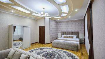 Suite de Luxo | Secretária, secretária adequada para computadores portáteis