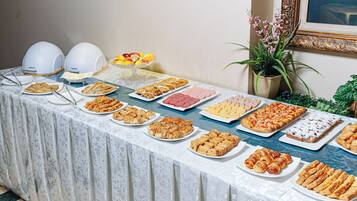 Pequeno-almoço tipo buffet diário incluído