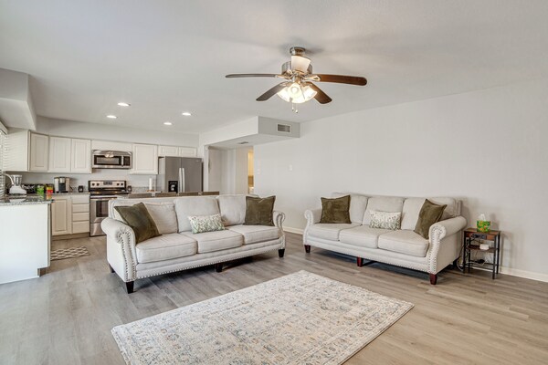 Dfw Home Base! Quiet Suburb Stay W/ Yard - 댈러스