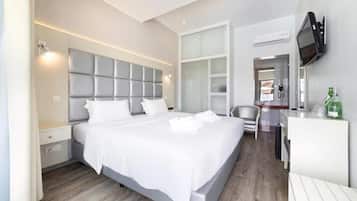 Quarto casal standard | Cofres nos quartos, Wi-Fi de cortesia