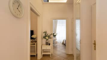 Apartamento Deluxe, 2 quartos | Com decoração personalizada, com mobília individualizada, Wi-fi grátis