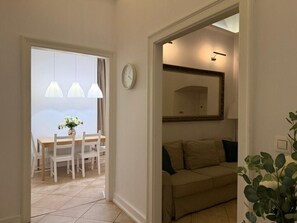 Apartamento Deluxe, 2 quartos | Com decoração personalizada, com mobília individualizada, Wi-fi grátis 