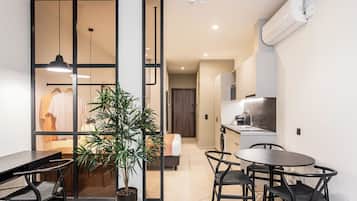 Emper Noble | Interior