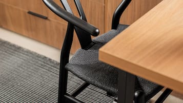 Emper Regal | Interior