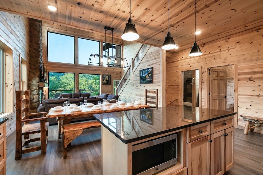 The Refined Raccoon Retreat - Townsend, TN