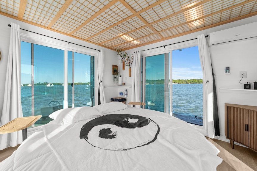 Delightful 1-bedroom House Boat With Ac In Key West - Key West, FL