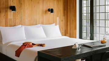 Secretária, secretária adequada para computadores portáteis