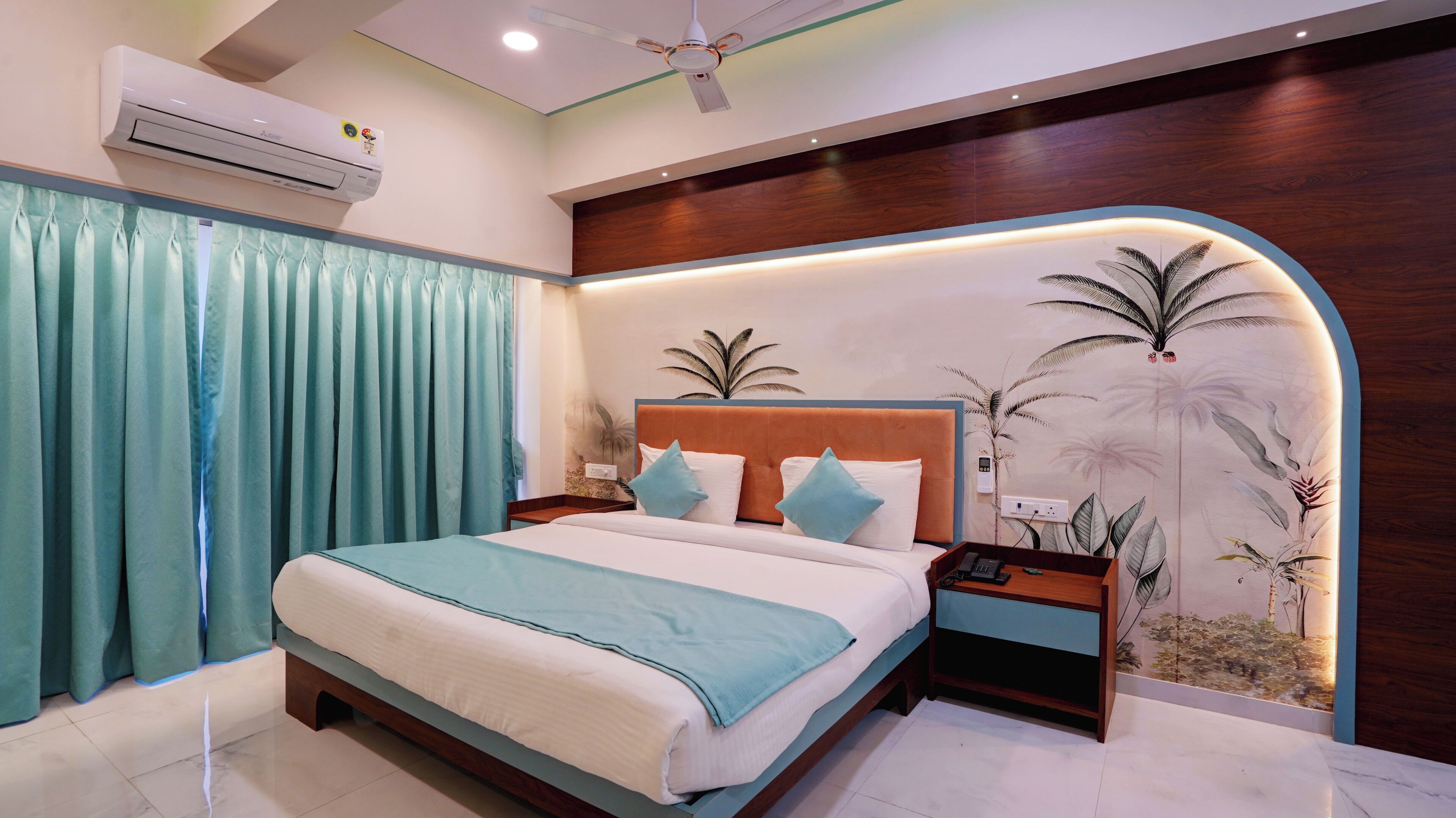 Quarto luxo, sacada, vista para a cidade | Wi-Fi de cortesia