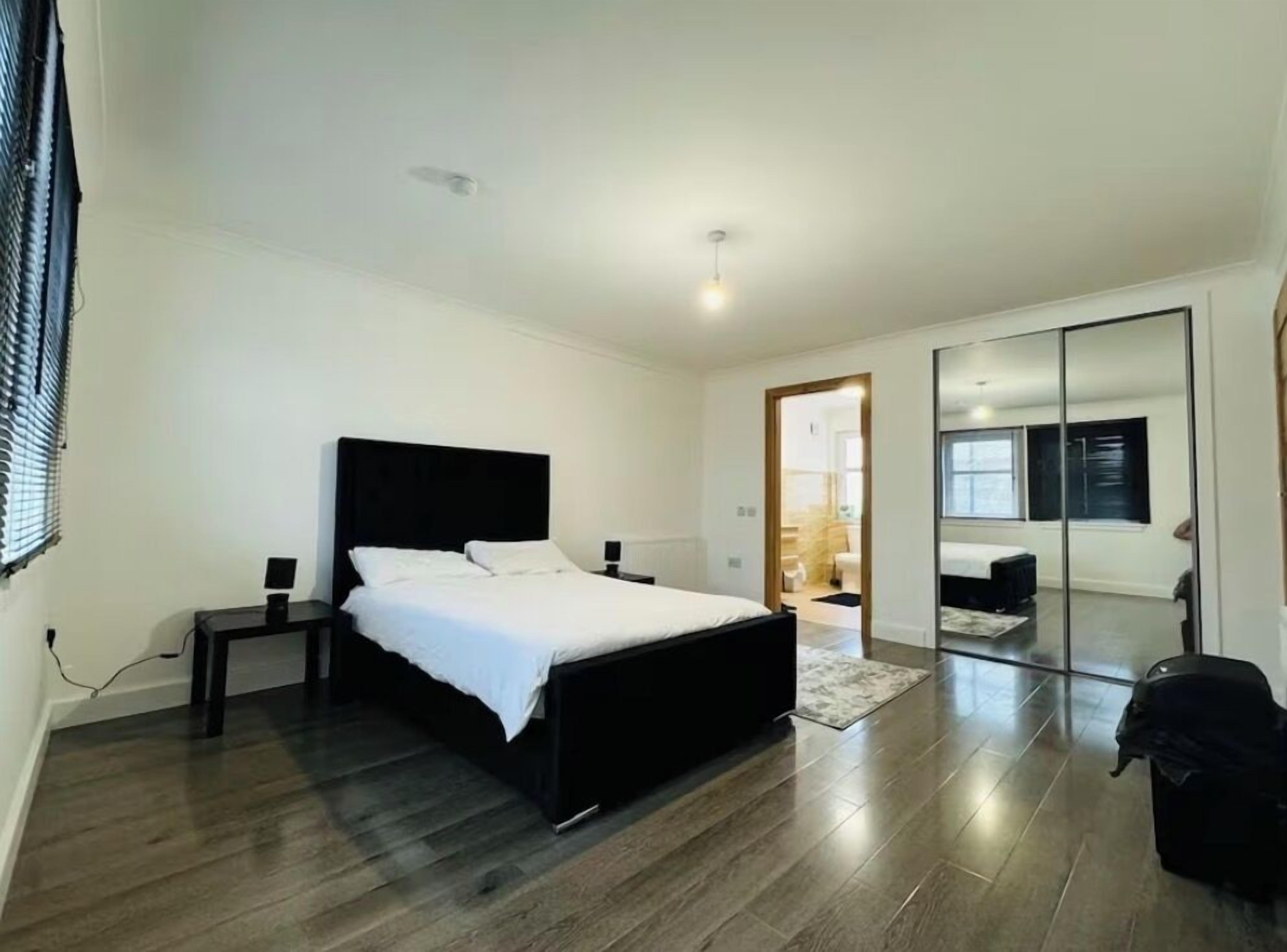 3 Bedroom Newly Build Apartment Heart Of Prestwick Main St Prestwick - Prestwick