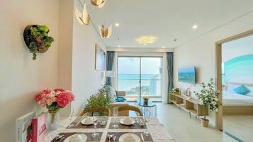 Apartamento Familiar, 3 quartos, vista para a praia | Restaurantes