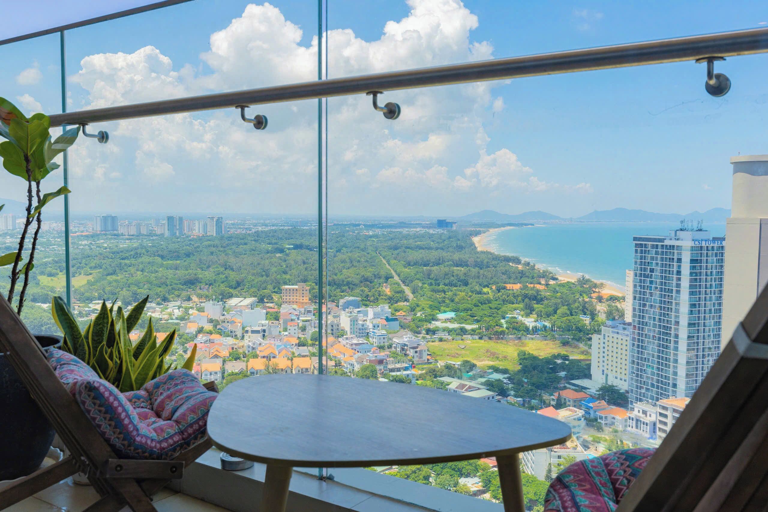 Estúdio Standard, vista para o porto | Interior