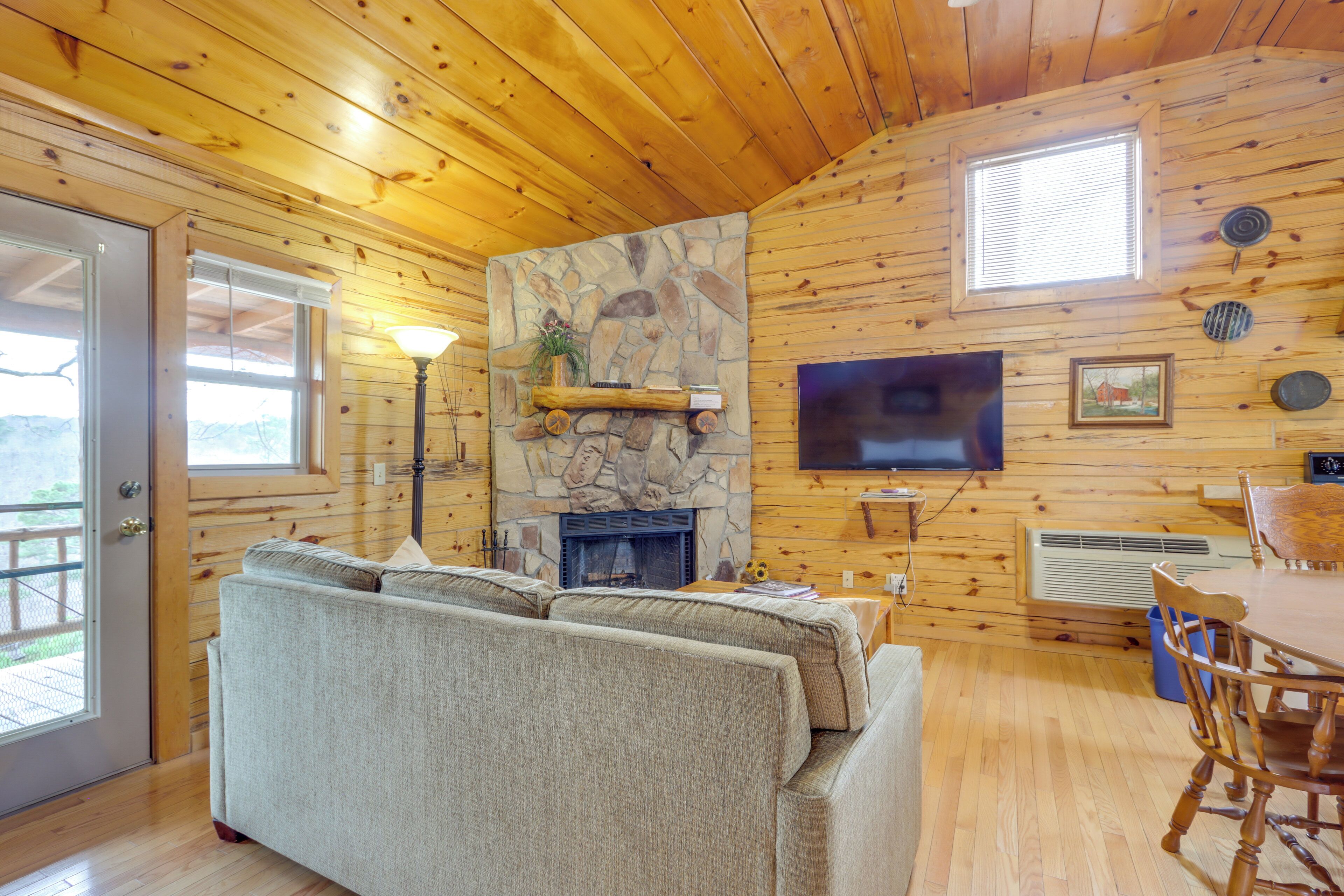 Eureka Springs Cabin On 9+ Acres: Community Perks! - Eureka Springs, AR