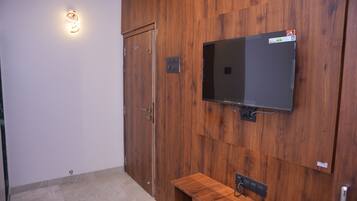 Quarto Duplo Deluxe, pátio, vista para a piscina