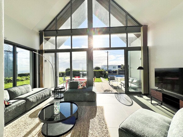 Architect-designed Villa With Sea View - Le Conquet