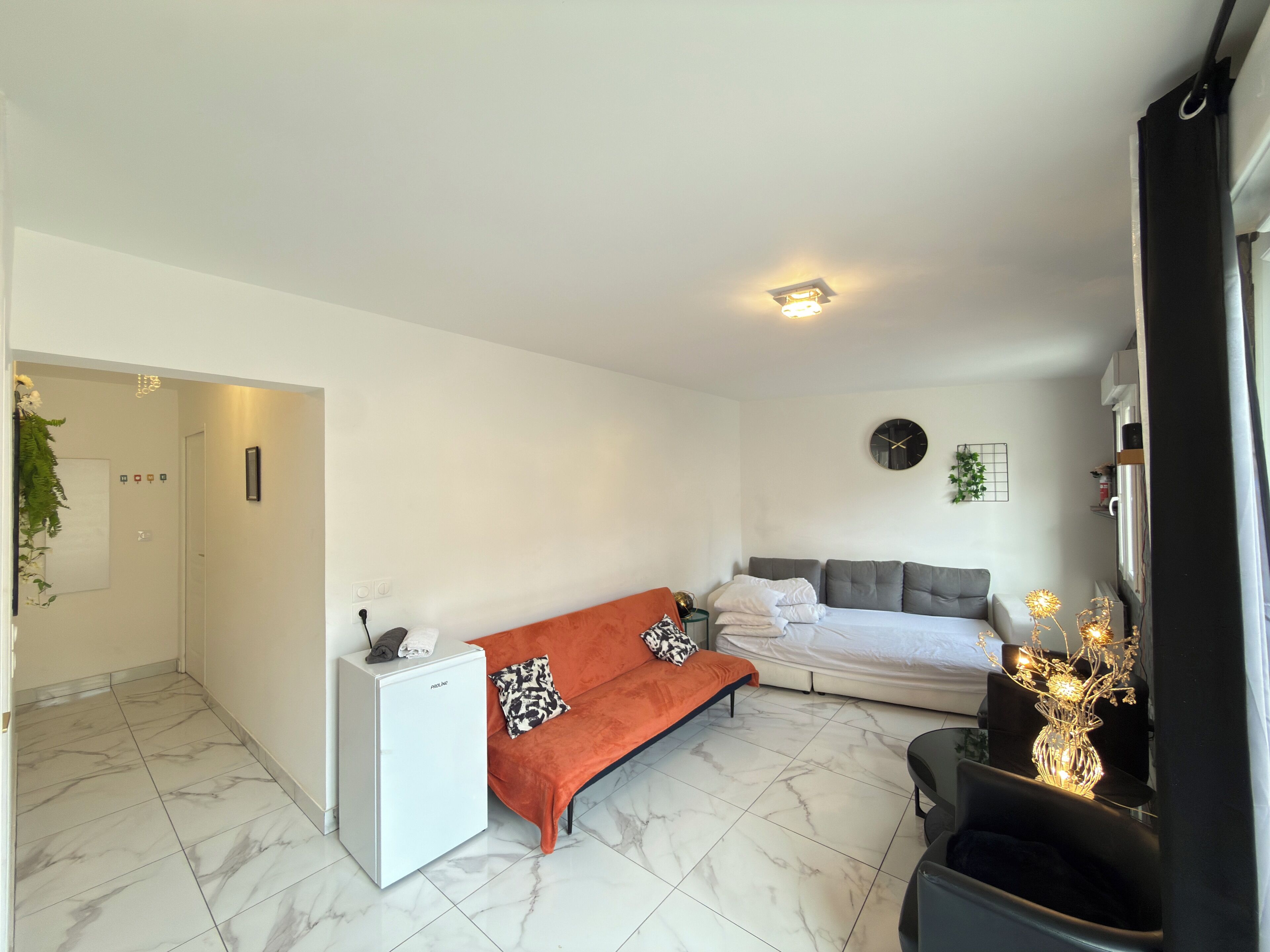 Royal Sapphire Apartment With Royal Garden - Aubervilliers