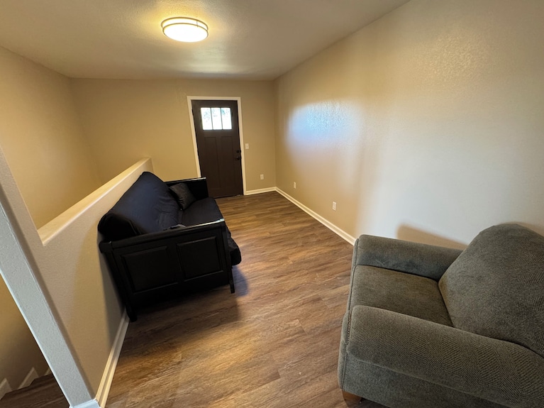 Magnolia Overlook -3br/2ba Downtown Mena - 1/2 Acre, Wraparound Porch With Views - Mena