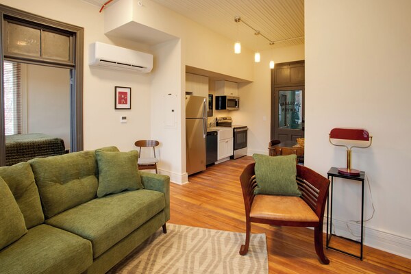 Great For Med Professionals! Dtwn Florence Condo - Darlington, SC