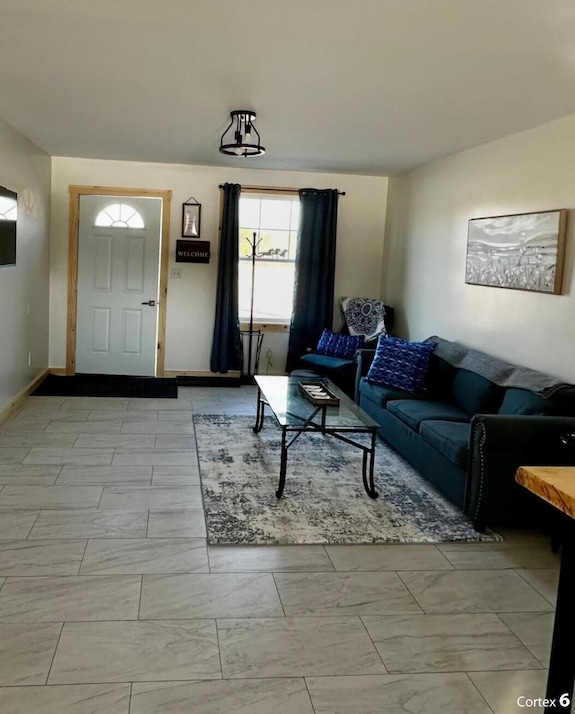 1-queen Bed & Queen Couch Sleeps 4 Duplex In Smithfield Stream & Beach Area - Waterville, ME