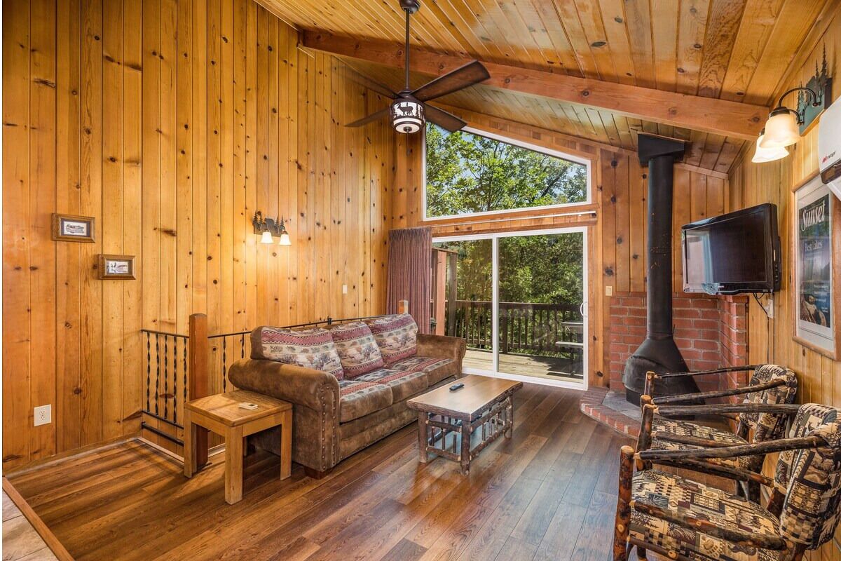 Yosemite Retreat! Cozy Stay W/ Lake & Nature Views - Bass Lake, CA