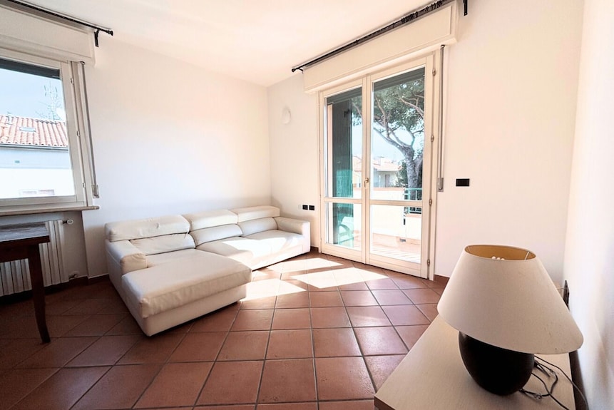 Cn034 - Cesenatico, Spacious Three-room Apartment With Balcony, 100 Meters From The Sea. - Bellaria-Igea Marina
