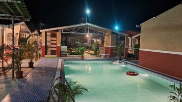 Piscina externa