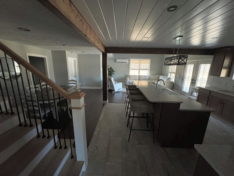 Kid Friendly Vacation Home With Pool And Garage Bonus Area With A Pool Table! - Henderson, TN