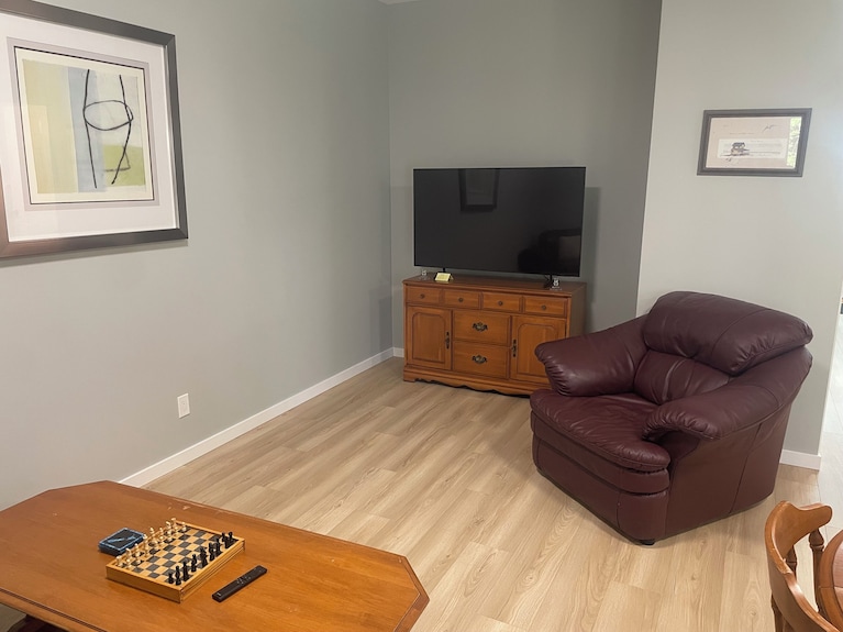 Quiet Retreat Close To Beach/lakes, Mt Washington \Nand Many More Exciting Places - Vancouver Island