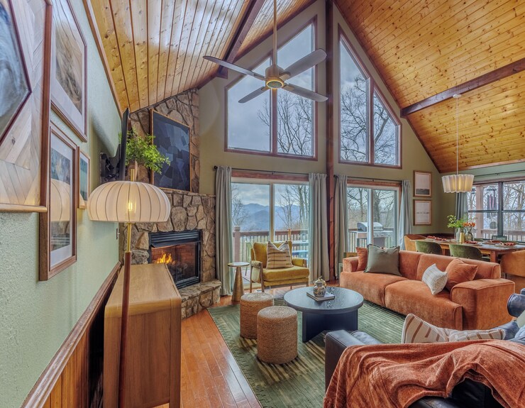 Luxe Mountain Views - Sauna, Sky Dome, Hot Tub - Bryson City, NC