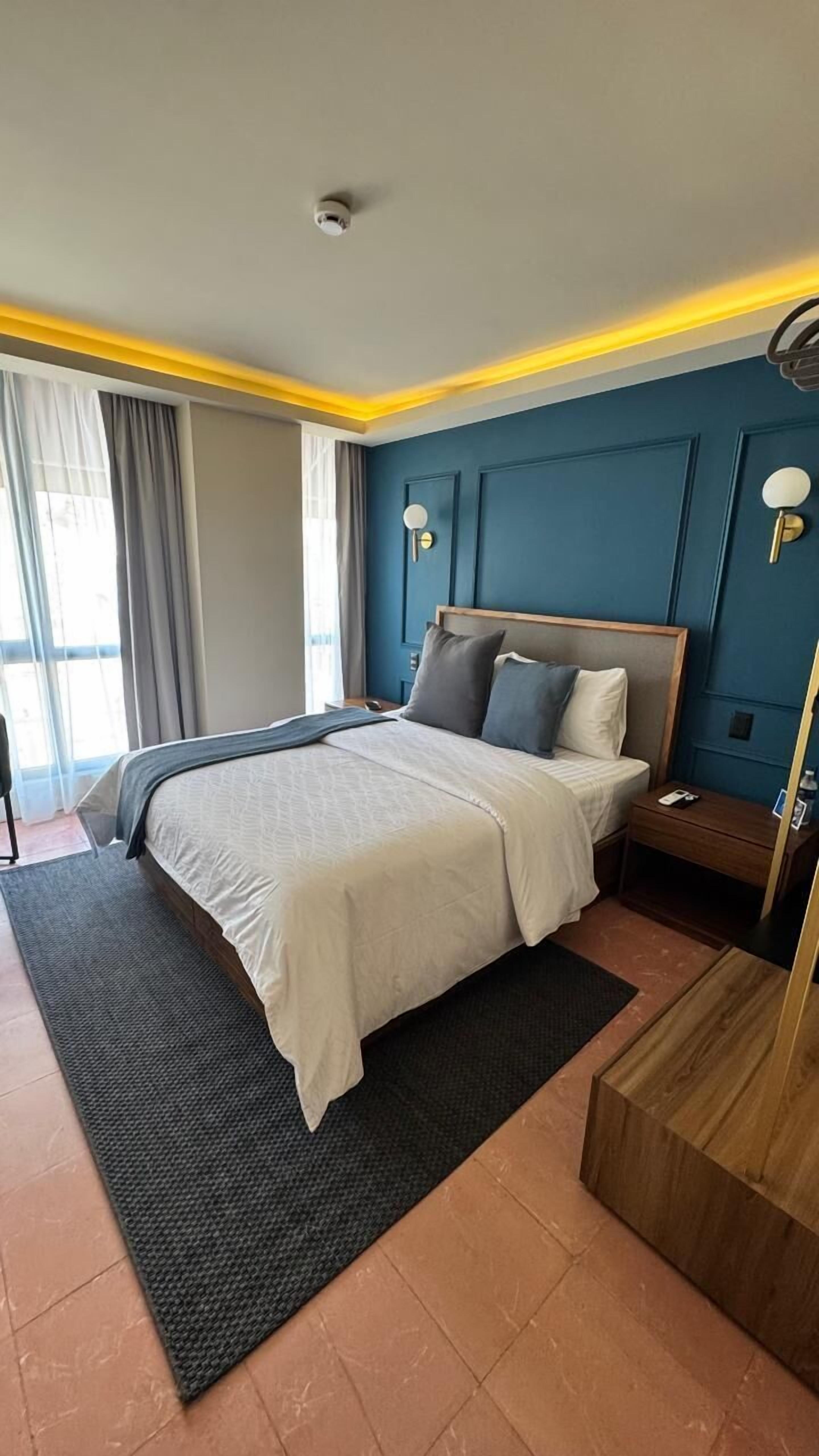 Quarto Duplo Standard, 1 cama de casal, Vista para a cidade | Cofre no quarto, cortinas/cortinados opacos, ferro/tábua de engomar 