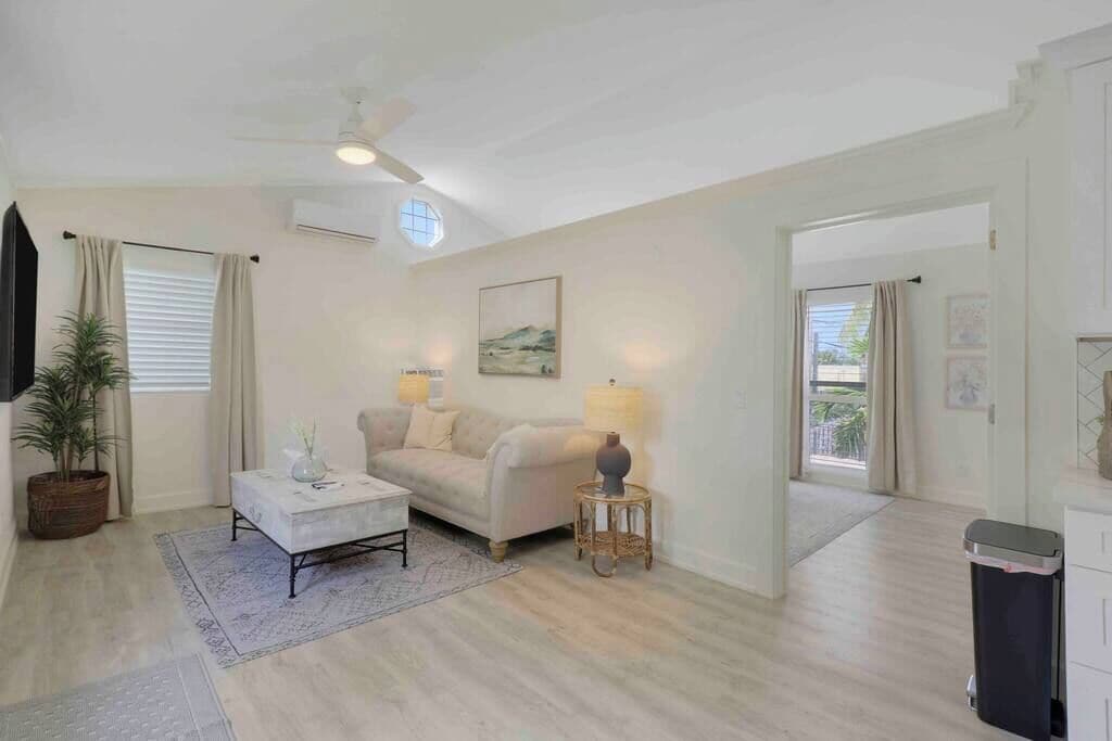 Camden Cottage # 4 - Downtown Stuart - Stuart, FL