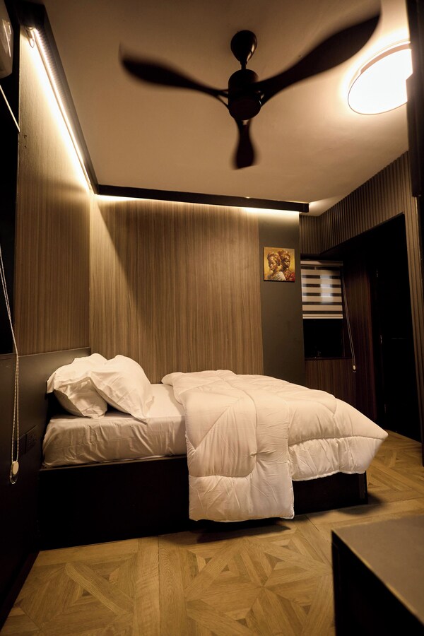 Premier Cabins - Accra