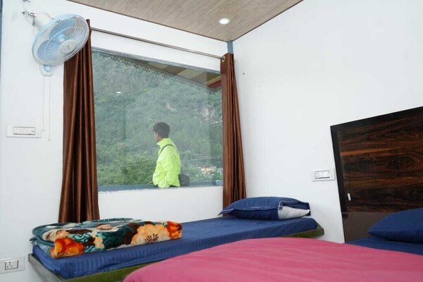 Kedar Chaukhamba Homestay - Chopta