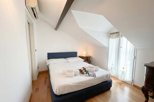 Apartamento Familiar, vários quartos, em frente ao mar (Belloro)