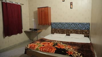 Quarto standard | Wi-Fi de cortesia, roupa de cama