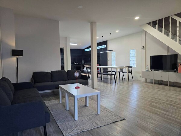 Charming 3-bedroom House In Bueng Kum, Thailand - 방콕