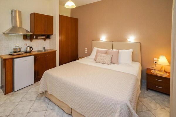 Forest Resort Suites Skiathos - スキアトス島