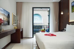 Quarto casal luxo, vista para a cidade | Cofres nos quartos, quartos à prova de som