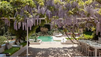 2 piscinas exteriores