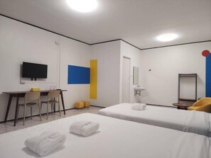 Quarto Triplo Deluxe, casa de banho privativa | Wi-fi grátis 