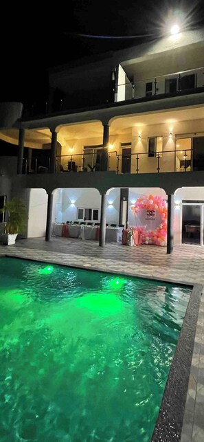 Villa, 6 quartos, acessível, fumadores | Piscina | Piscina exterior 