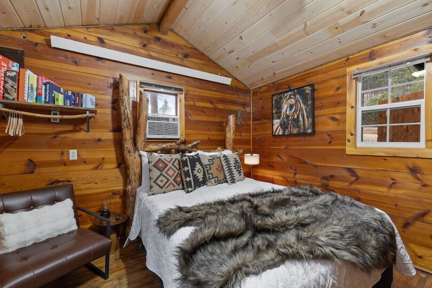 Raven Rock Getaway: Firepit Nights Getaway - Mount Rushmore National Memorial