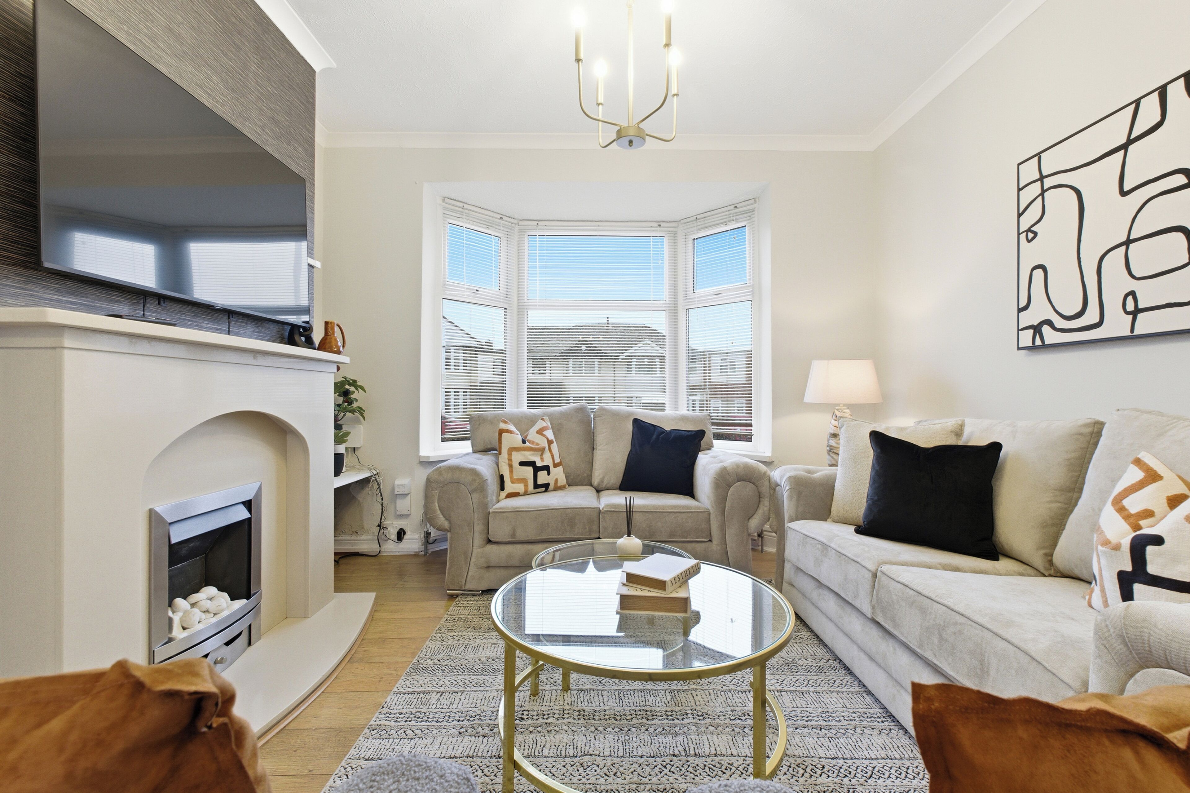 3 Bedroom Equipped House Free Parking Wv14 Wolverhampton Bilston Willenhall - Wolverhampton