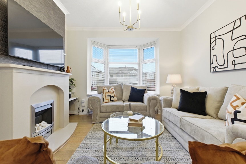 3 Bedroom Equipped House Free Parking Wv14 Wolverhampton Bilston Willenhall - Wolverhampton