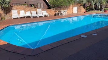 3 piscinas internas, piscina externa